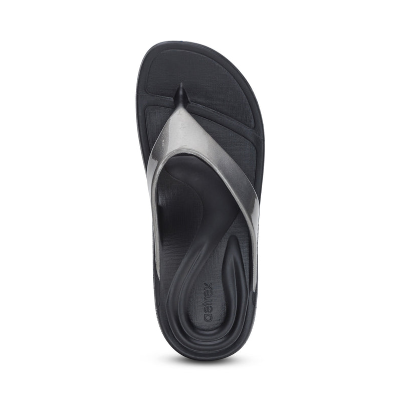 Maui Orthotic Women's Flips - Pewter Metallic – aetrex